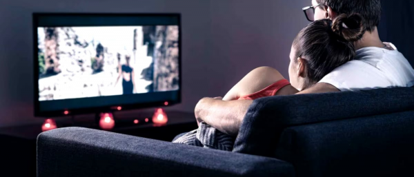 Descubra a distância ideal entre a TV e o sofá | Blog Telhanorte